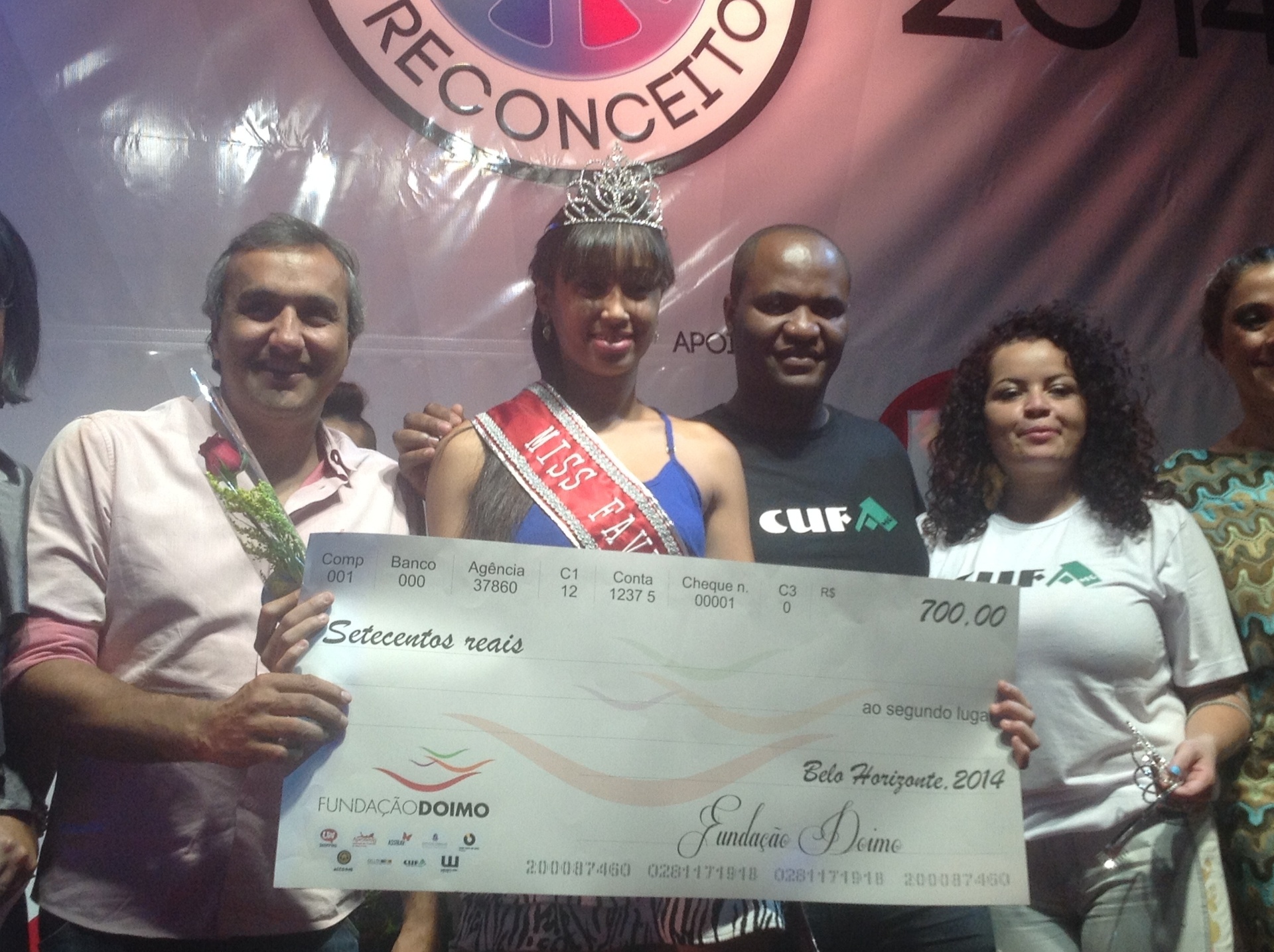 Fotos: Candidatas desfilam no Miss Favela 2014 - 28/09/2014 - UOL Notícias