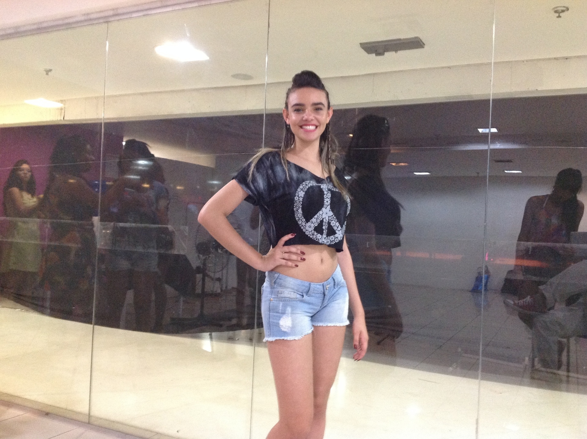 Fotos: Candidatas desfilam no Miss Favela 2014 - 28/09/2014 - UOL Notícias