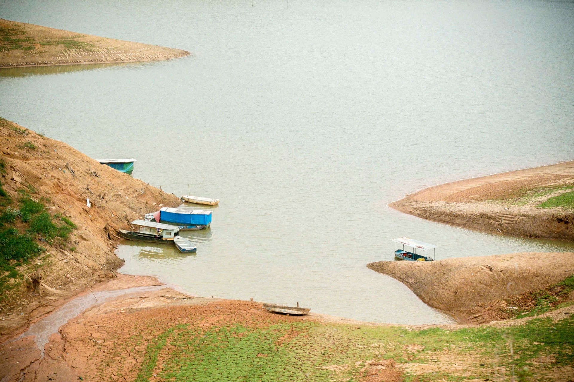 Fotos: Estiagem: imagens aéreas exibem seca nas represas brasileiras ...