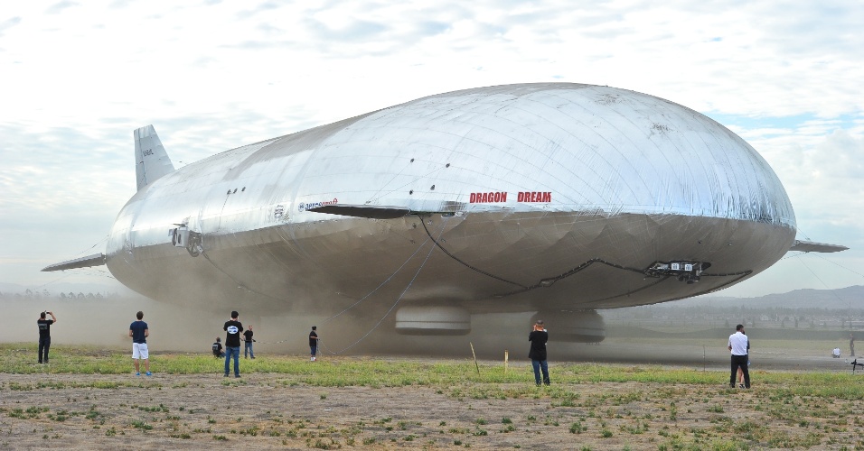 Projeto prevê dirigível gigante como casa voadora de luxo - Fotos - UOL ...