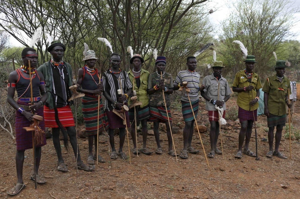 Fotos: Meninas da etnia Pokot passam por ritual de maioridade e já saem ...
