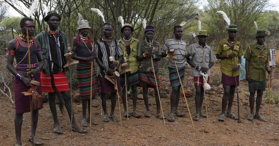 Meninas da etnia Pokot passam por ritual de maioridade e já saem ...