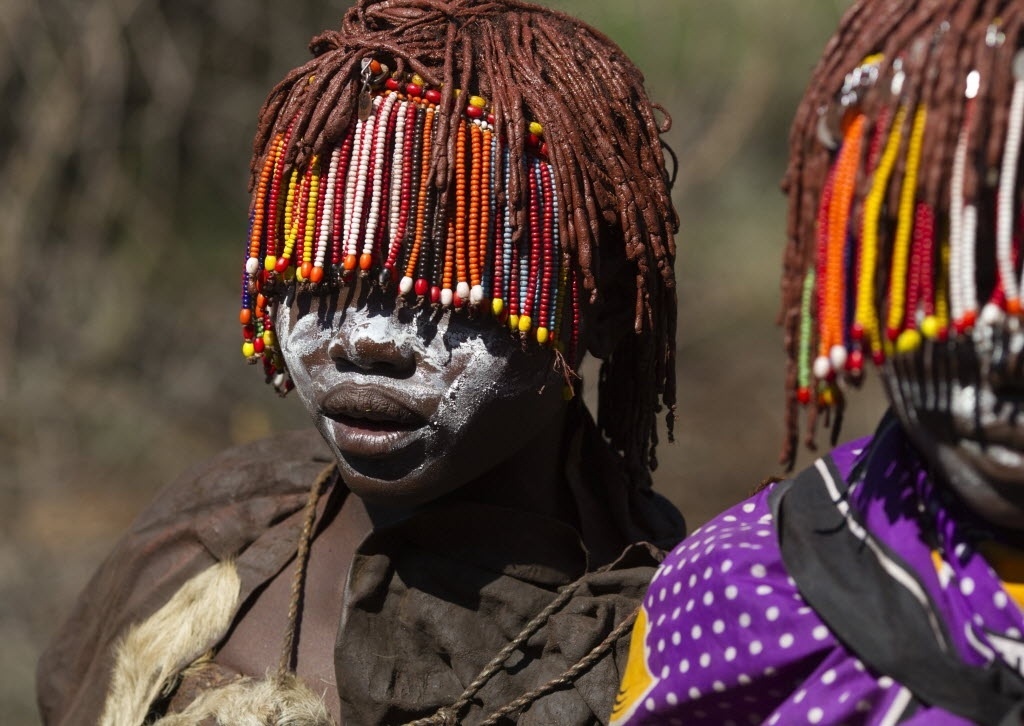 Fotos: Meninas da etnia Pokot passam por ritual de maioridade e já saem ...