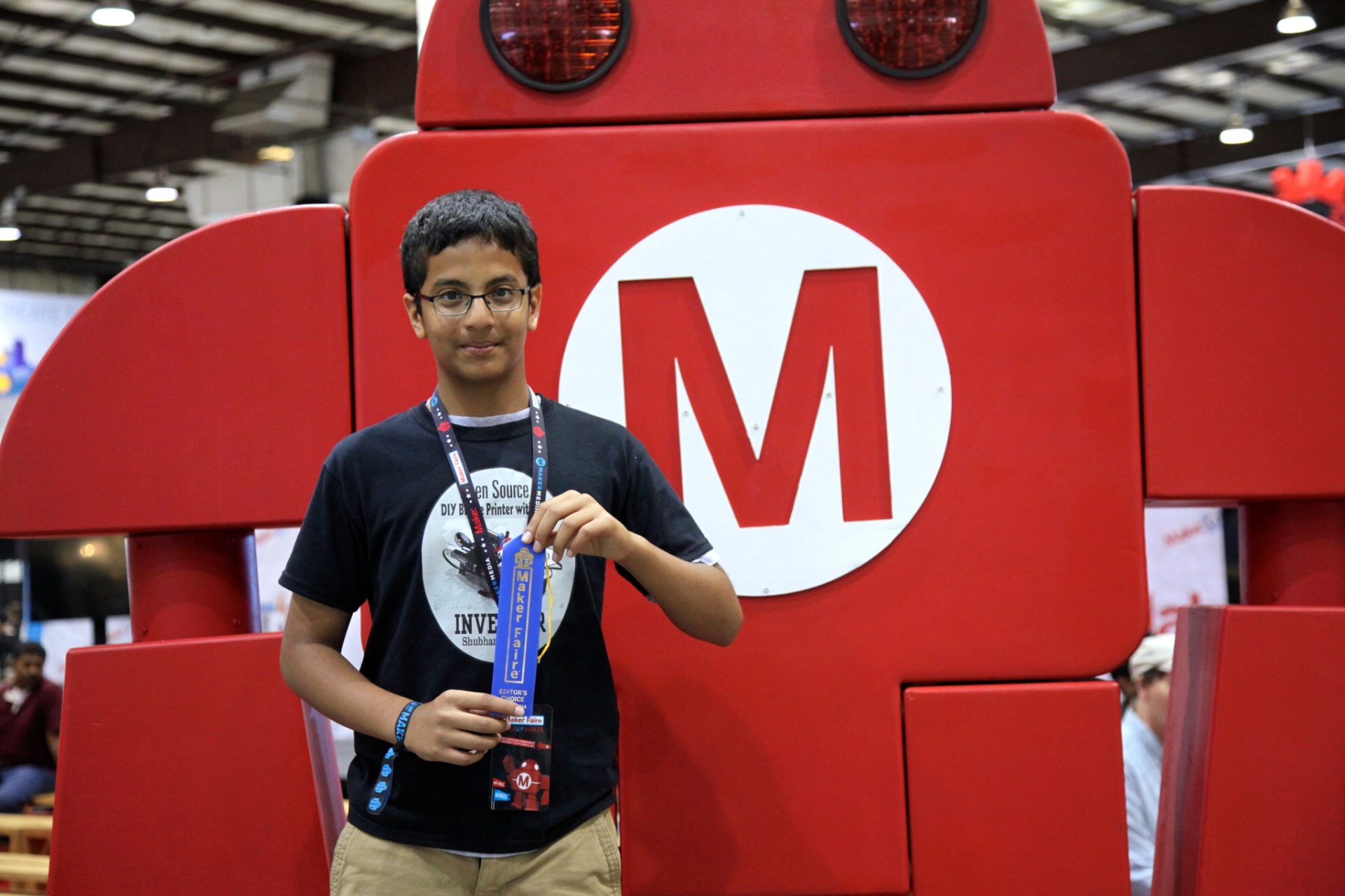 Fotos: Menino de 13 anos inventa impressora braile com peças de Lego ...