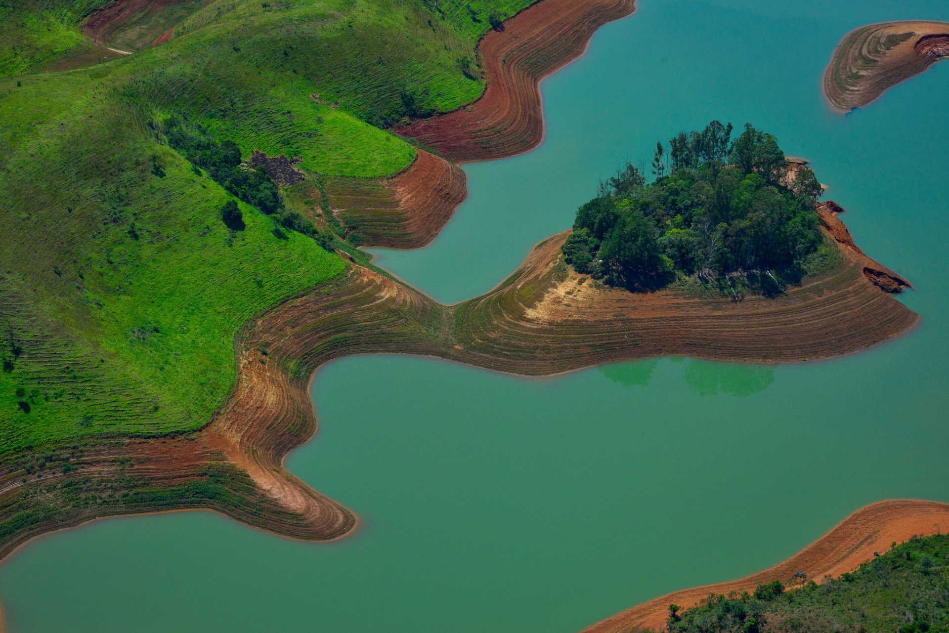 Fotos: Estiagem: imagens aéreas exibem seca nas represas brasileiras ...