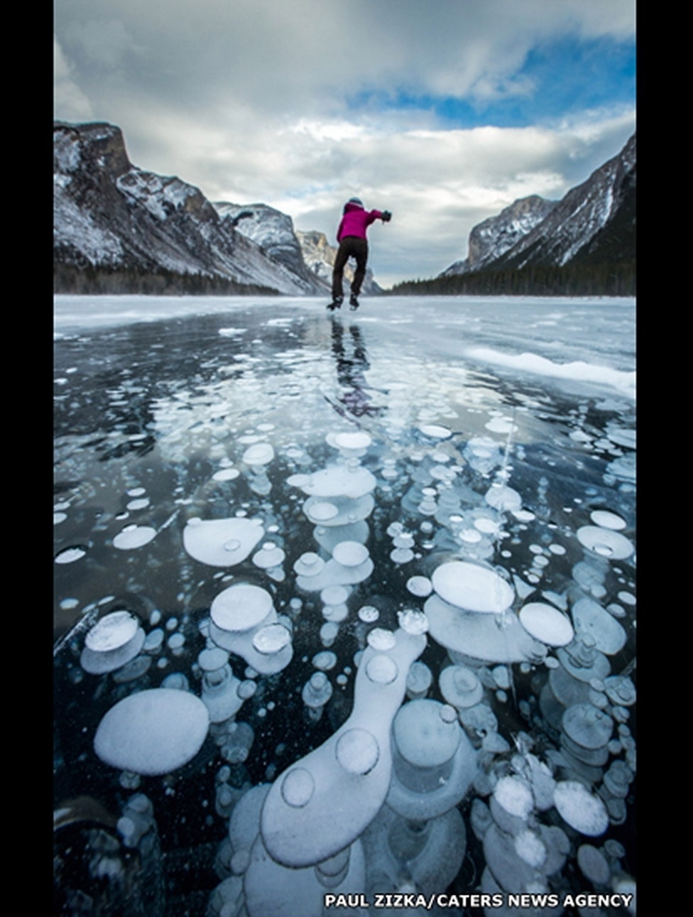 Fotógrafo capta curiosas bolhas de gelo em lagos do Canadá - 04/02/2015 ...