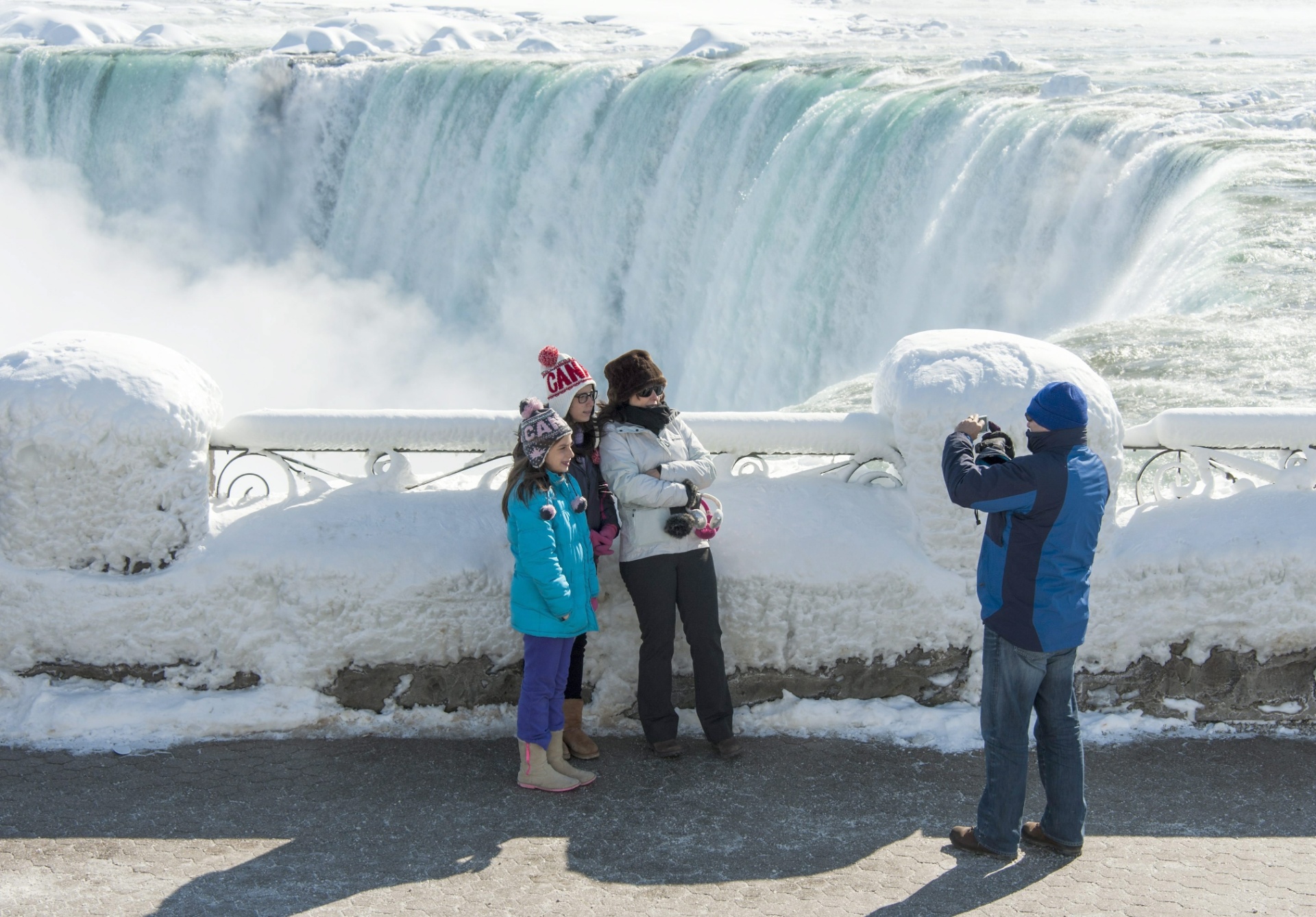 Fotos: Cataratas do Niágara congelam durante inverno - 19/02/2015 - UOL ...