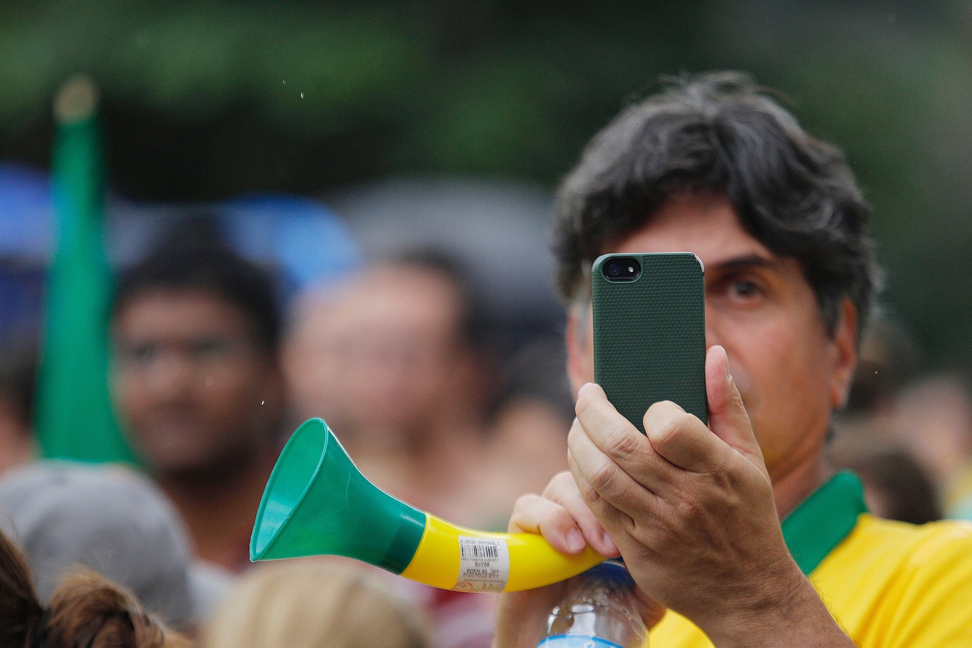Fotos: Manifestantes aproveitam protestos do dia 15 para tirar "selfies ...