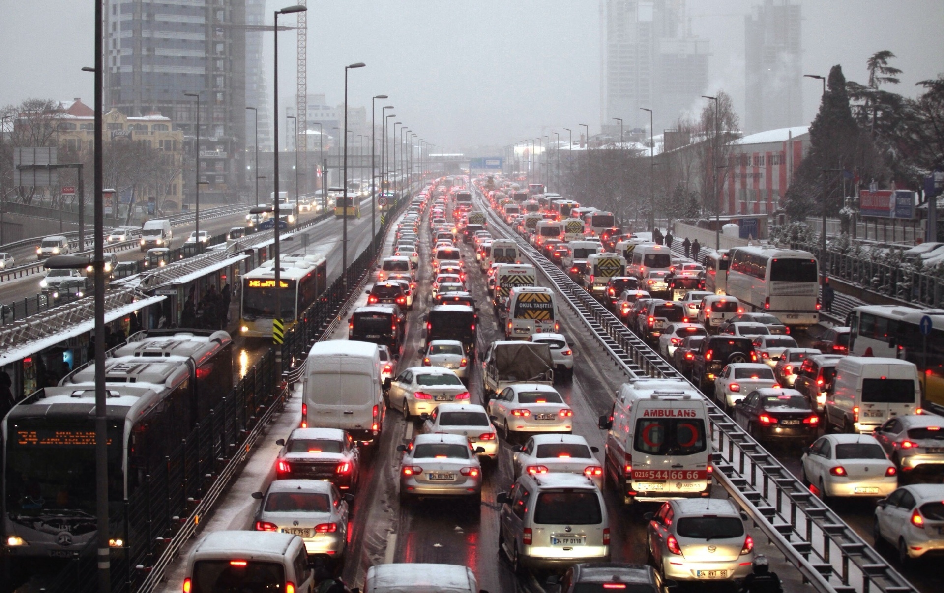 Fotos: Brasil tem três das 10 cidades mais congestionadas do mundo - 31 ...