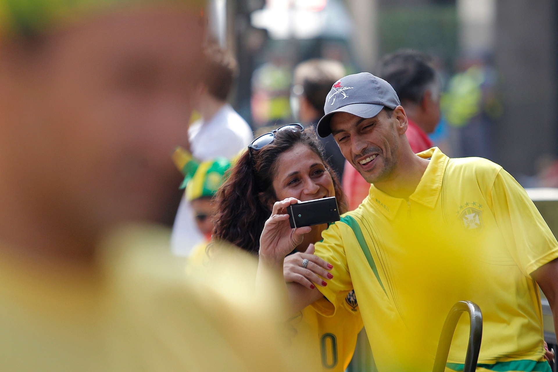 Fotos: Manifestantes fazem 'selfie' durante protesto contra governo ...