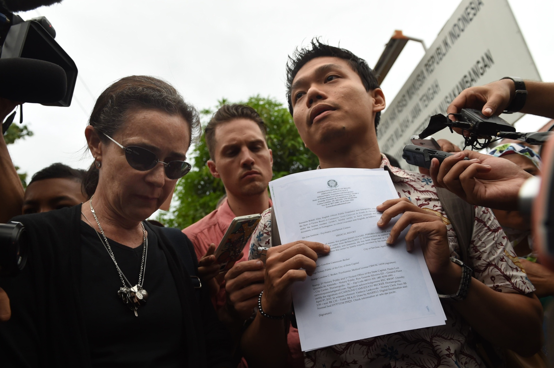 Corpo de brasileiro executado na Indonésia é enterrado em Curitiba - 03 ...