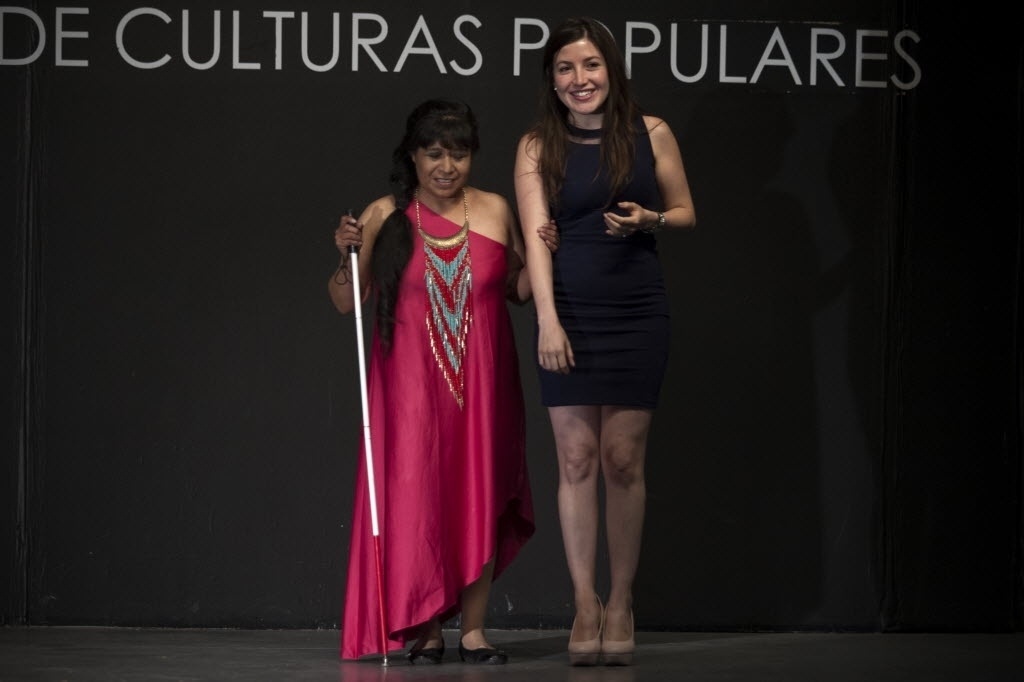 Fotos: Desfile inclusivo apresenta moda adaptada a pessoas com ...