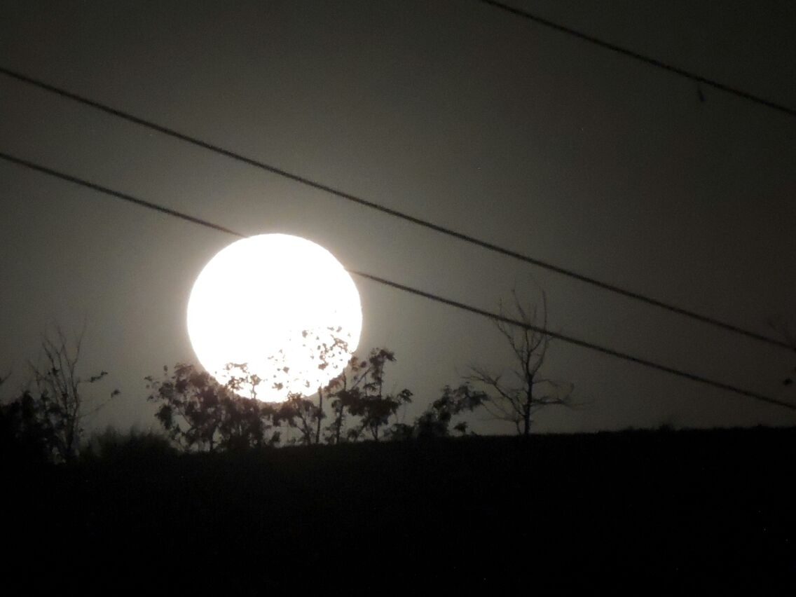 Fotos: Fenômeno da "lua azul" ilumina o céu pelo mundo - 31/07/2015 ...