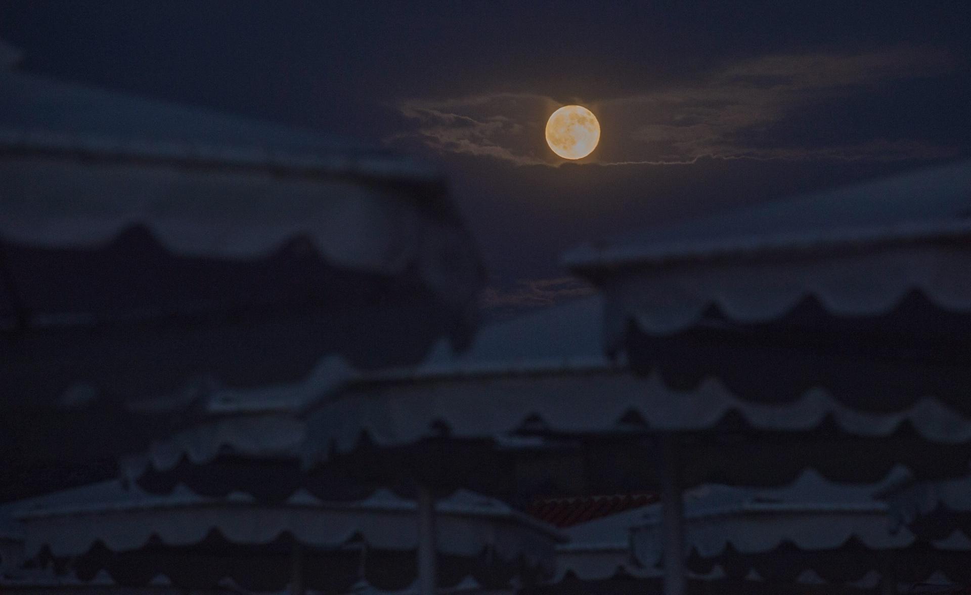 Fotos: Fenômeno da "lua azul" ilumina o céu pelo mundo - 31/07/2015 ...