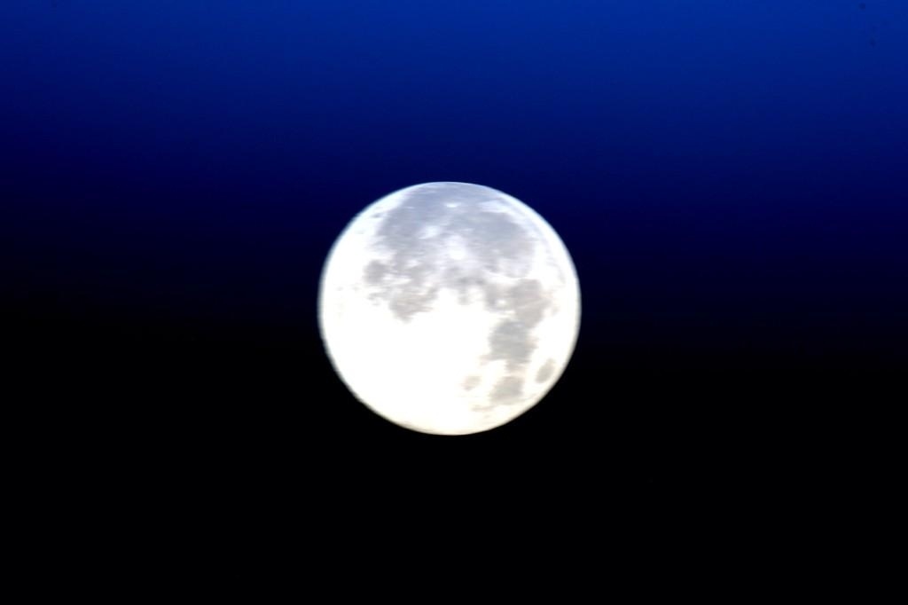 Fotos: Fenômeno da "lua azul" ilumina o céu pelo mundo - 31/07/2015 ...