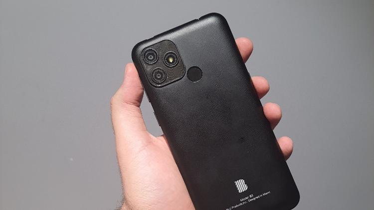 Blu B3 é feito no Brasil e não custa nem R$ 1.000. Vale a pena ou é ...