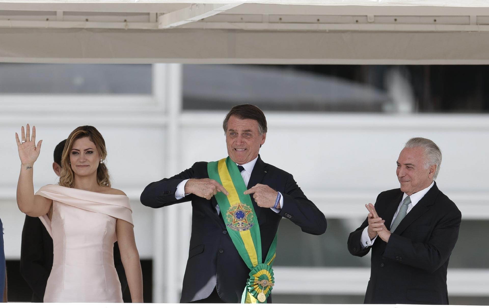 Filhos de Bolsonaro roubam a cena na posse presidencial - 02/01/2019 ...