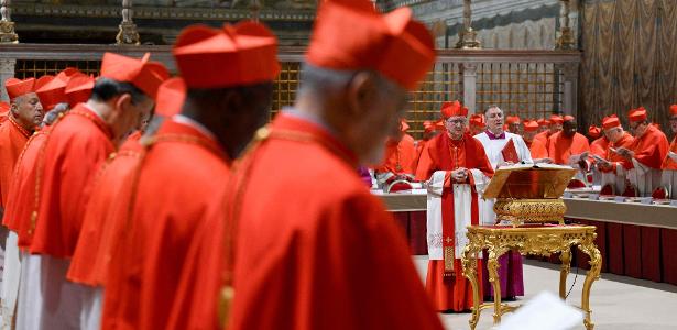 Igreja Católica: como é a hierarquia? Cardeais estão acima de quem?