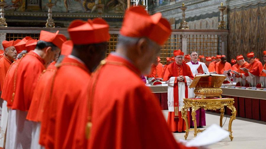 Igreja Católica: como é a hierarquia? Cardeais estão acima de quem?