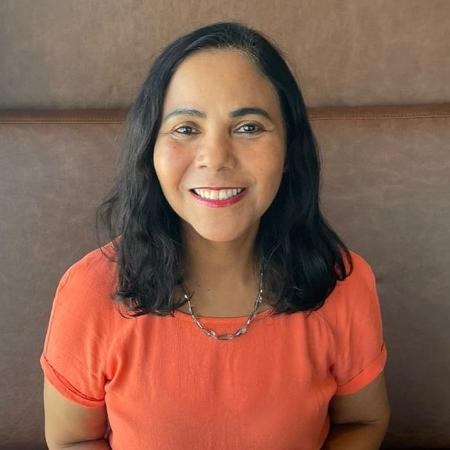 Após saga, aposentada ganha nome da mãe e 'novo' aniversário em certidão