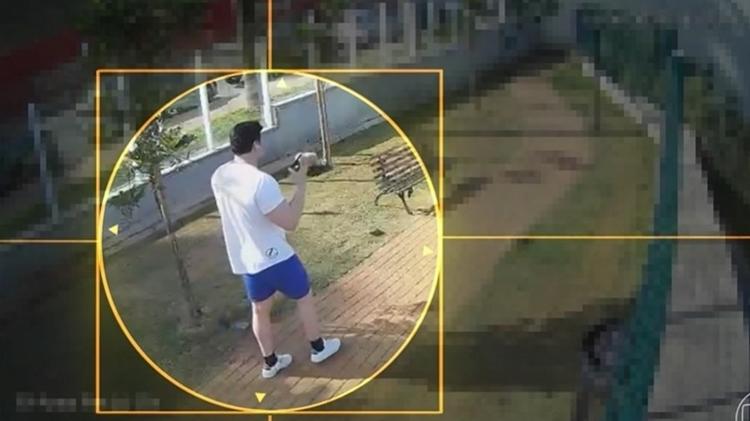 Empresário foi ao trabalho e passeou com cachorros após matar gari