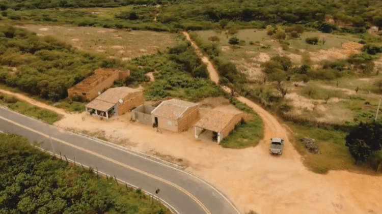 Somente 2 famílias: conheça a 'cidade fantasma' no sertão do Ceará