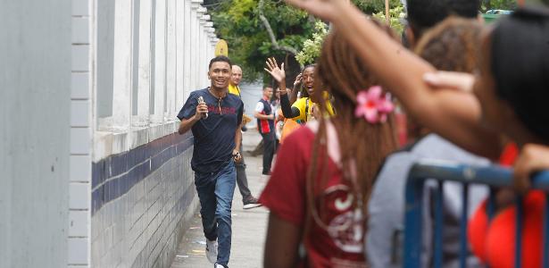 Enem 2025: portões dos locais de prova são fechados em 2º dia do exame