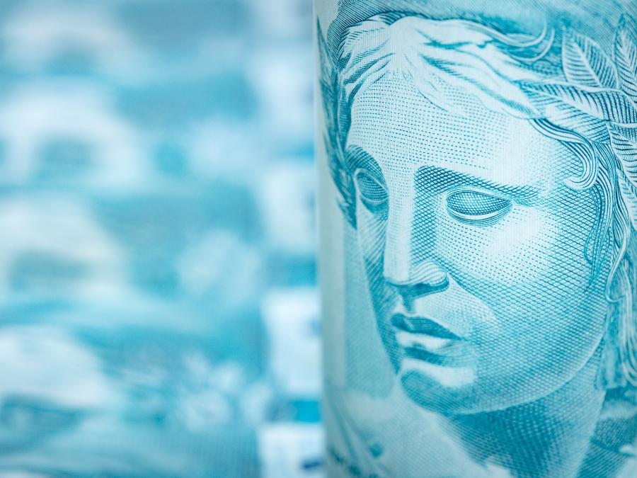 Após 30 anos de Plano Real, nota de R$ 100 compra só R$ 13,28