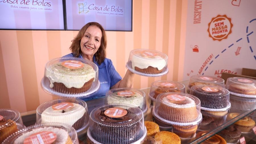 Vó Sônia começou a vender bolos aos 64 e hoje fatura R$ 650 milhões