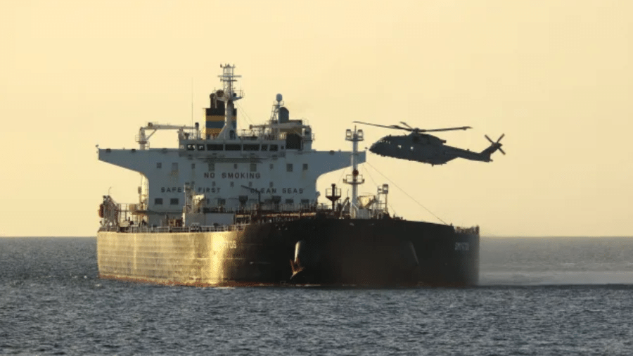 Reino Unido intercepta navio da 'frota fantasma' russa em operação inédita
