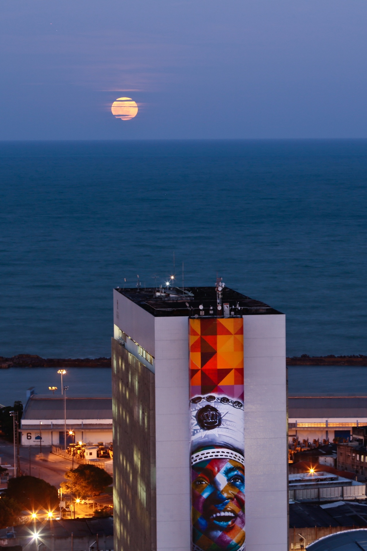 Fotos: Fenômeno da "lua azul" ilumina o céu pelo mundo - 31/07/2015 ...