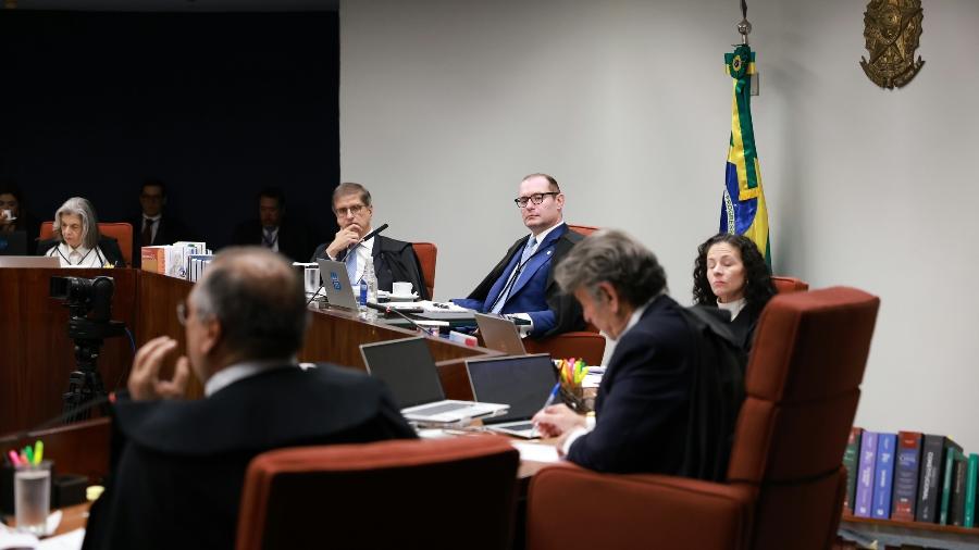Quem falta votar no julgamento de Bolsonaro? Veja ordem de ministros