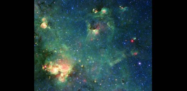 Nasa divulga foto feita por telescópio de nebulosa que lembra Godzilla