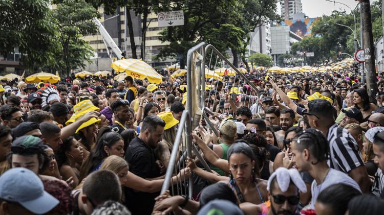 Bloco de Carnaval encheu? Saiba como agir diante de superlotação