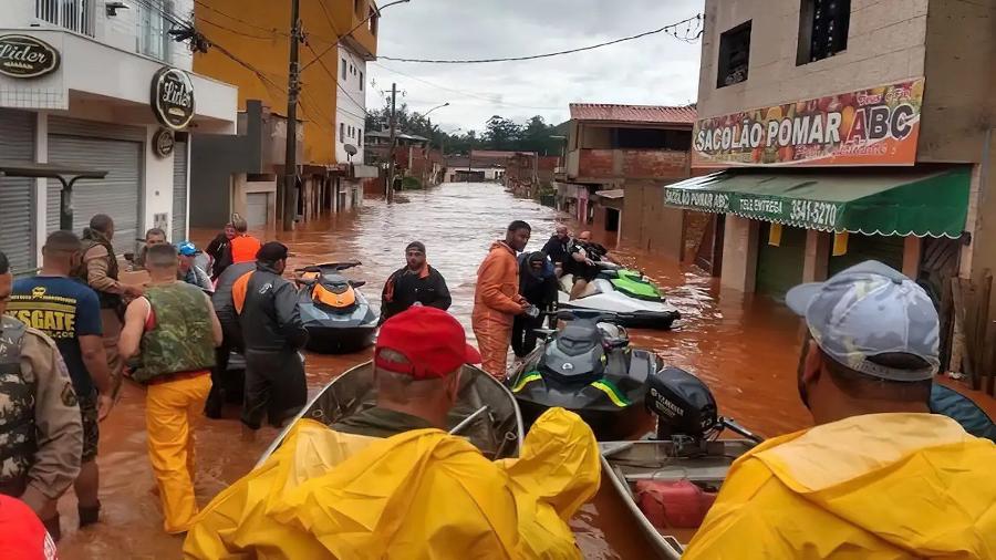 MG 'vive dia triste', diz Zema após mortes em chuva; governo Lula envia ...