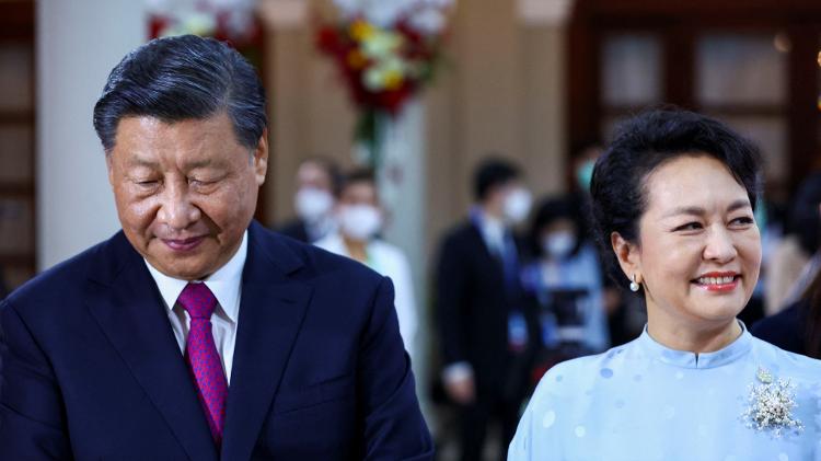 De perseguição por Mao a casamento pop: a história por trás de Xi ...
