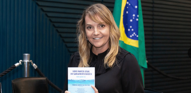 PF acha com assessora ligada a Lira planilhas com emendas de deputados