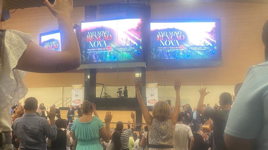 Culto após morte de bispa Keila Ferreira tem choro e homenagem