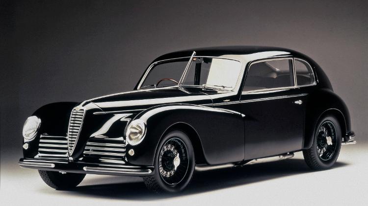 Amor por corridas, design e engenharia marcam os 110 anos da Alfa Romeo