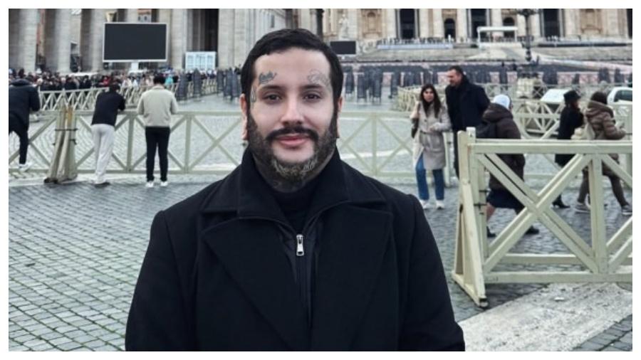 Defensoria aciona Justiça contra influencer por exaltar Hitler