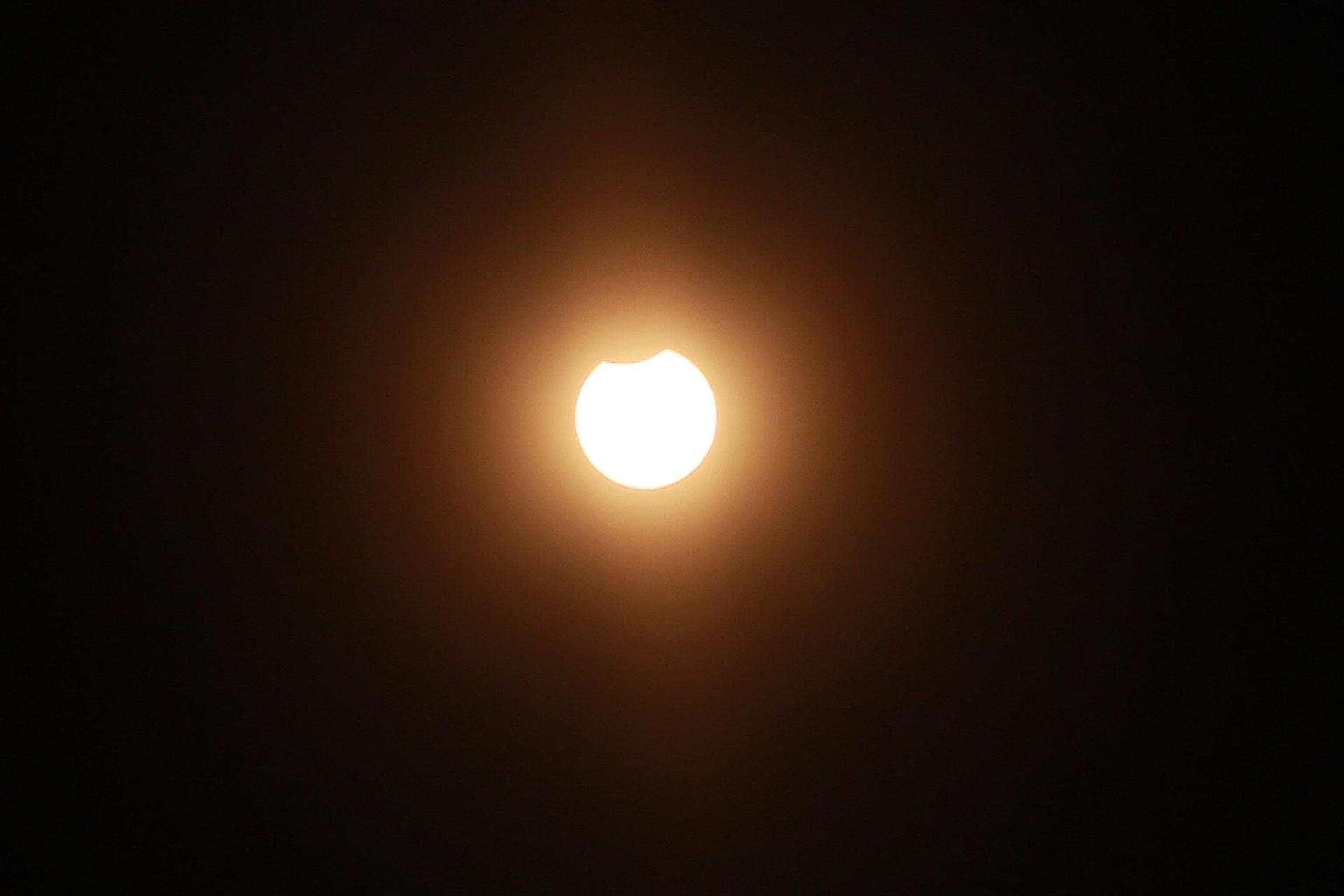 Noite em pleno dia: eclipse deixa regiões do Chile e Argentina no ...