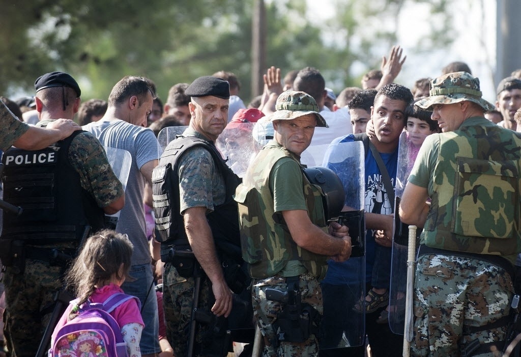 Fotos: Imigrantes arriscam suas vidas para chegar à Europa - 20/04/2015 ...