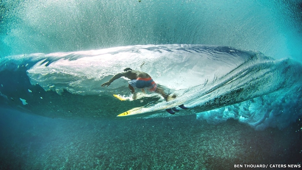 Fotos: Fotos submarinas revelam visual inusitado e fascinante do surfe ...
