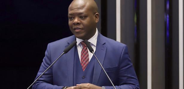 PF deve concluir inquérito contra Silvio Almeida na volta do recesso