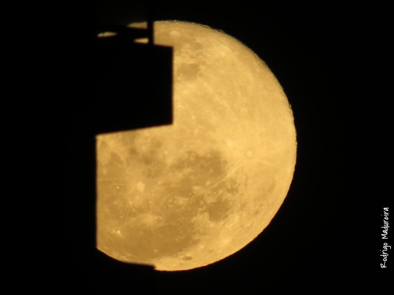 Fotos: Fenômeno da "lua azul" ilumina o céu pelo mundo - 31/07/2015 ...
