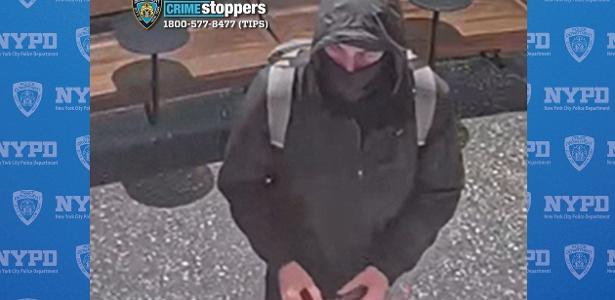 Polícia oferece R$ 60 mil por dados de atirador que matou CEO nos EUA