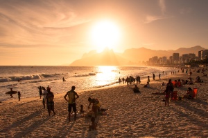 Gosta de um dia ensolarado? A luz do sol melhora sua saúde mental - 17 ...