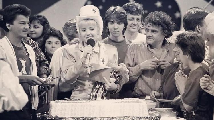 Onde está a apresentadora demitida por Silvio Santos por cortar cabelo