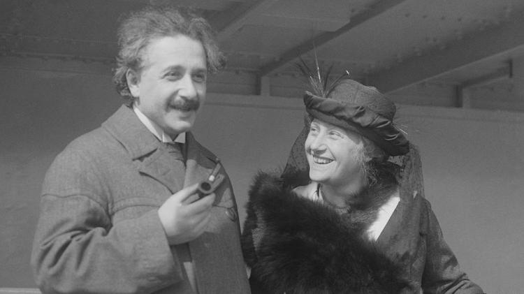 Casamento com prima e amantes: o que revelam as cartas de amor de Einstein?