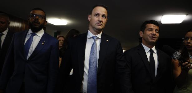 Derrite recua em 5ª versão do PL Antifacção, contraria PF e atende Receita